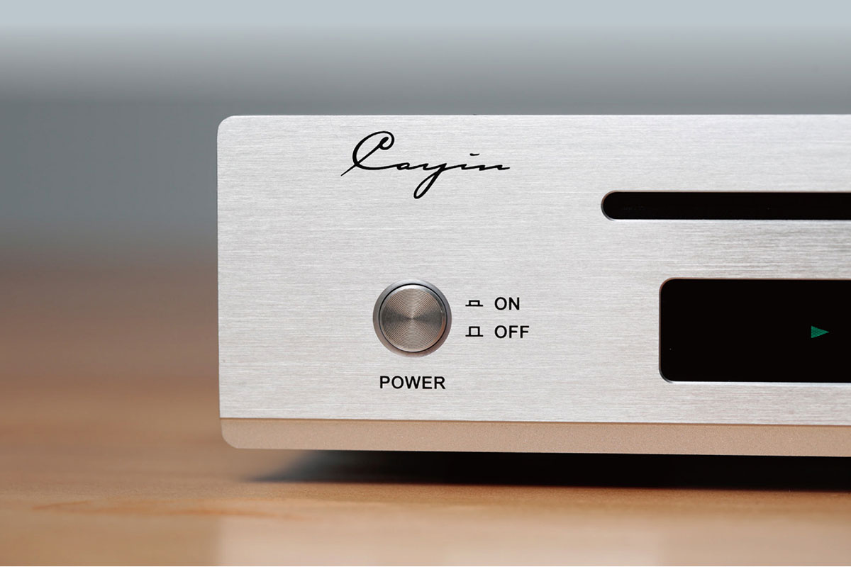 Cayin Mini-CD MK2 Compact Disc Player als kompaktes Desktop System ...